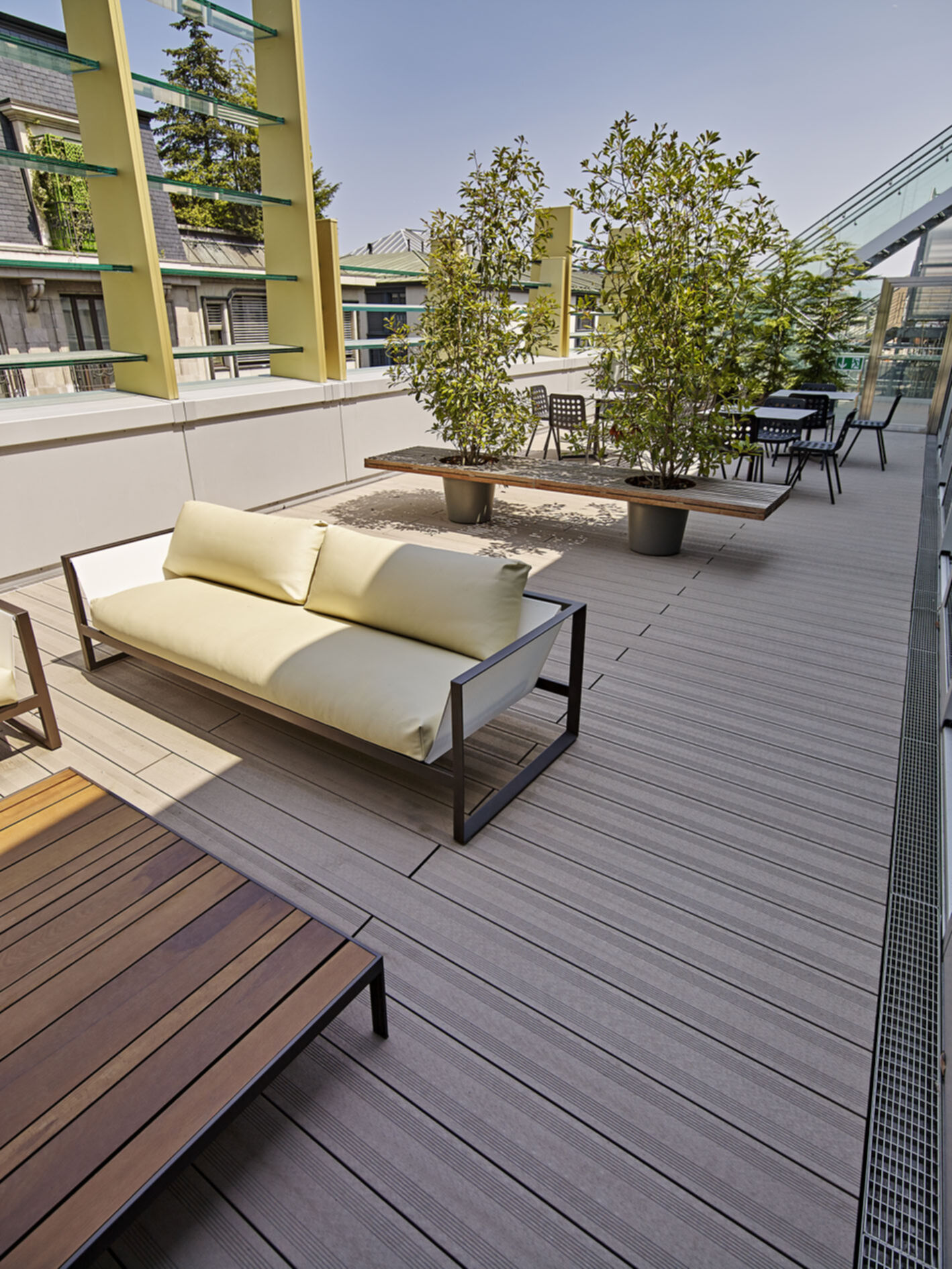 Restaurant Bar Rooftop 42 in Geneva | Geolam